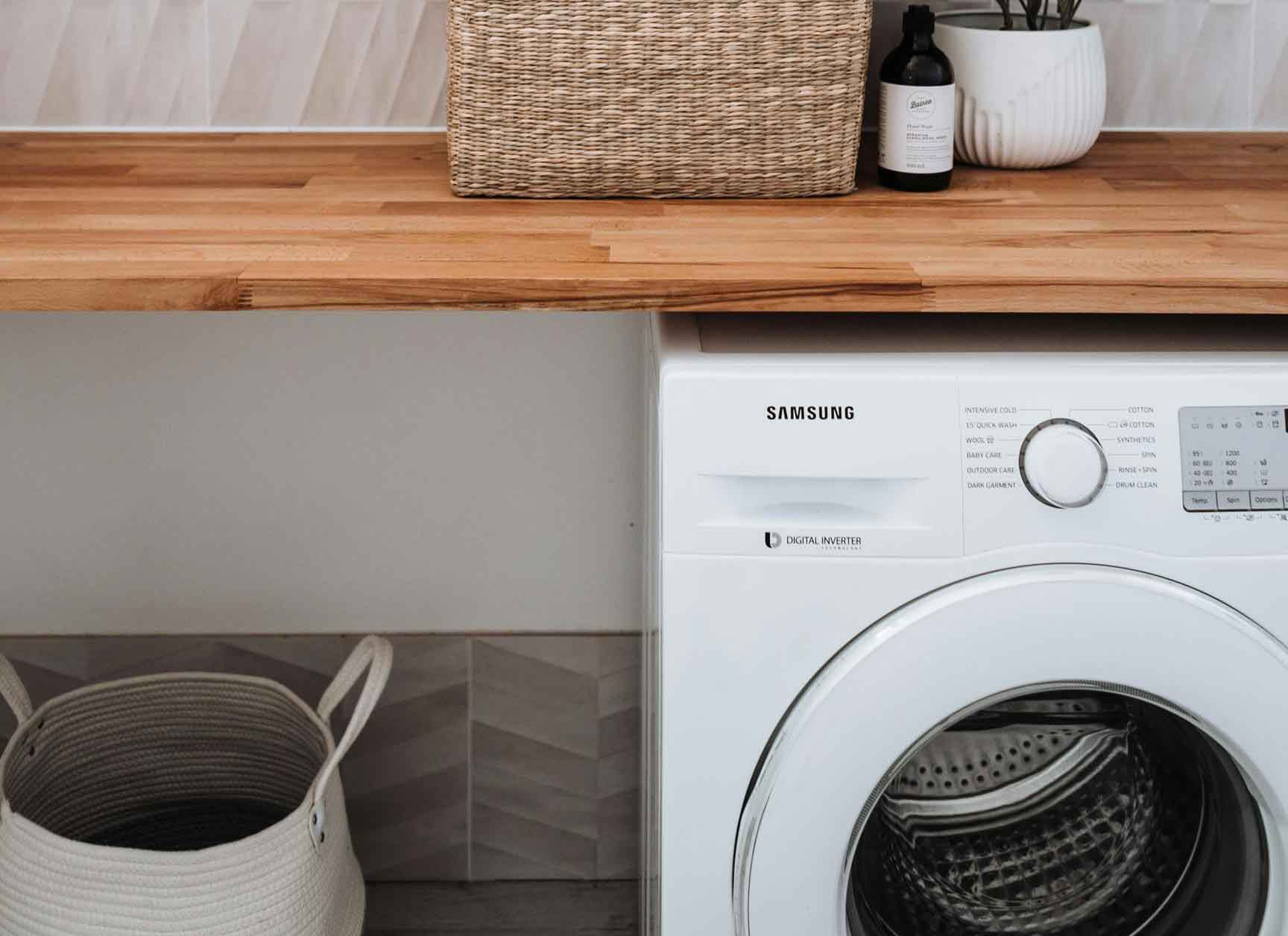 Wasmachine verhuizen [9 essentiële stappen]